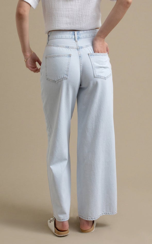 Light Wash Wide Leg Jeans Pagani
